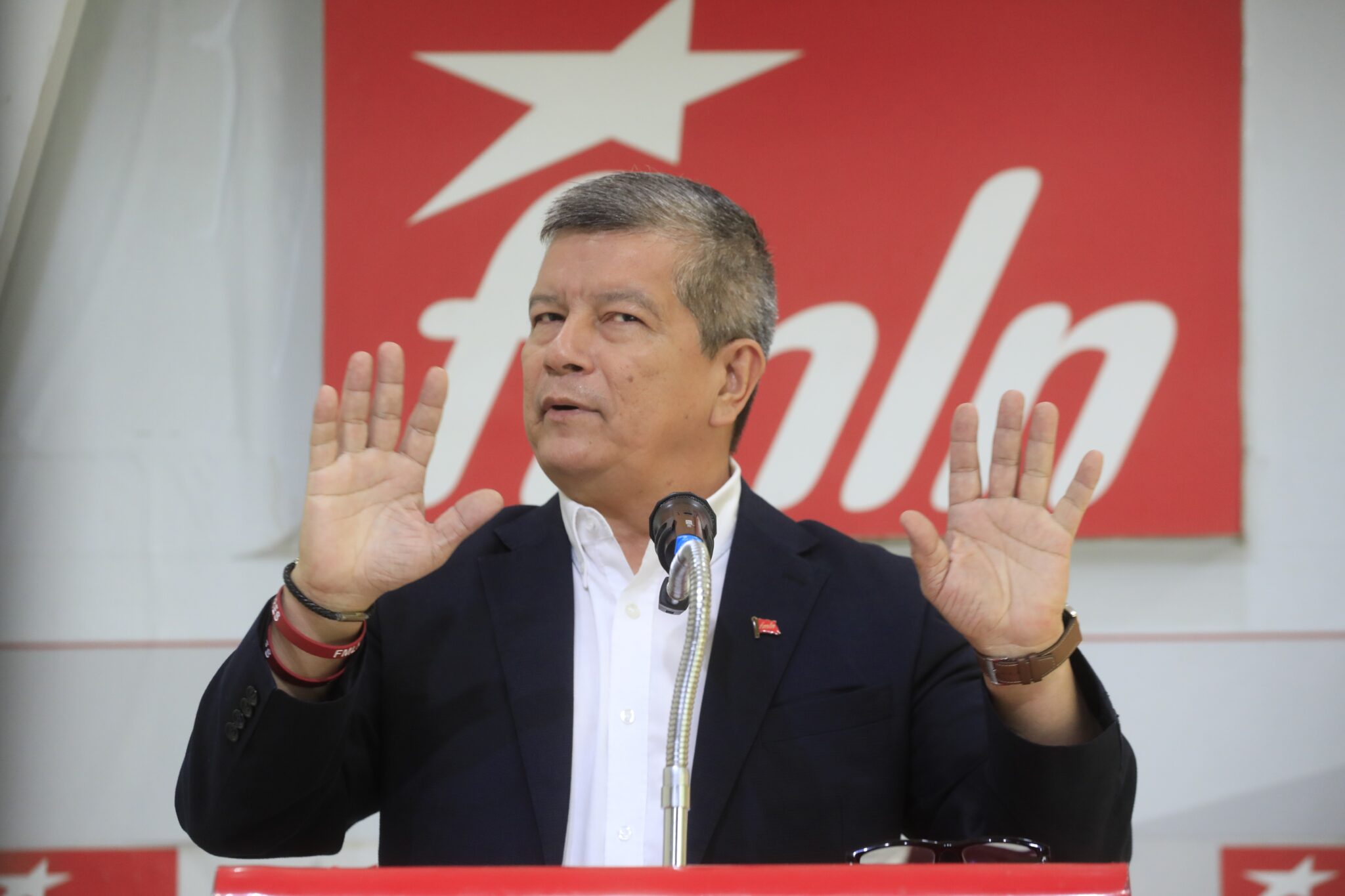 Manuel Flores critica a exdirigencia del FMLN por crisis interna y ...